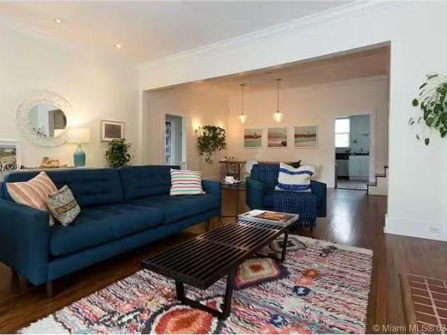 Residential Rental, Residential Annual Miami, FL 27 NE 49th.