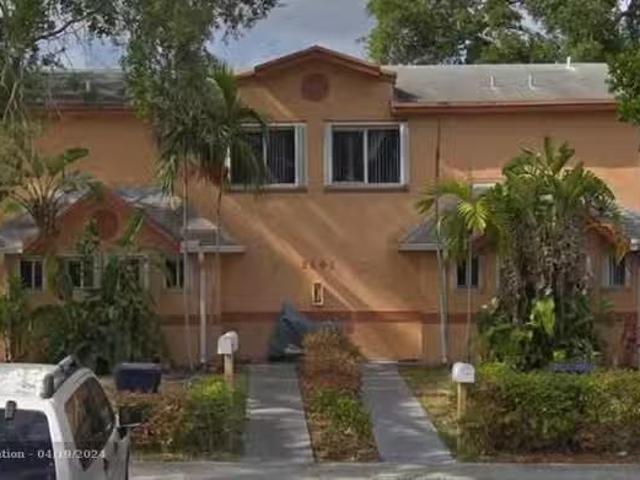 Residential Rental, Townhouse North Miami Beach, FL 2261 Ne.