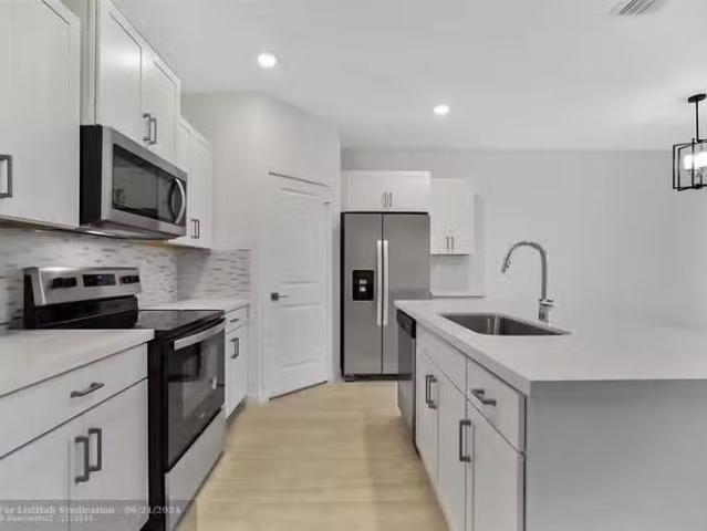 Residential Rental, Townhouse Lake Worth, FL 8554 Via Mar R.
