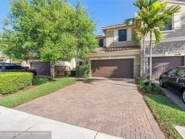 Residential Rental, Townhouse Wellington, FL 10474 Wellingt.