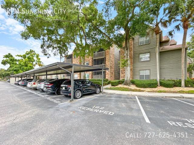 Resort Style Living in a Gated Community – 2 Bed / 2 Bath Condo in Clearwater!