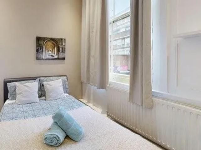 Retail 24, Lever Street, London, EC1V 3QU, United Kingdom | 2 bed apartment for rent #165747965 | Rentberry