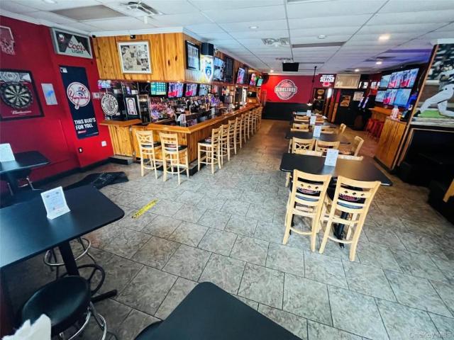 retail Lindenhurst NY DS103542449