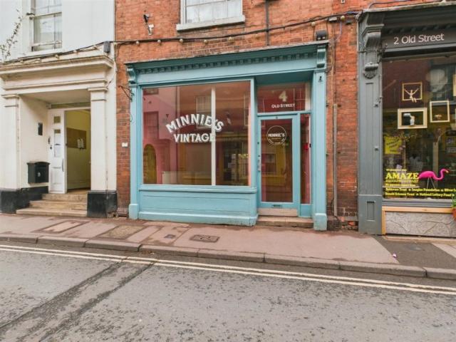 Retail Property High Street To rent