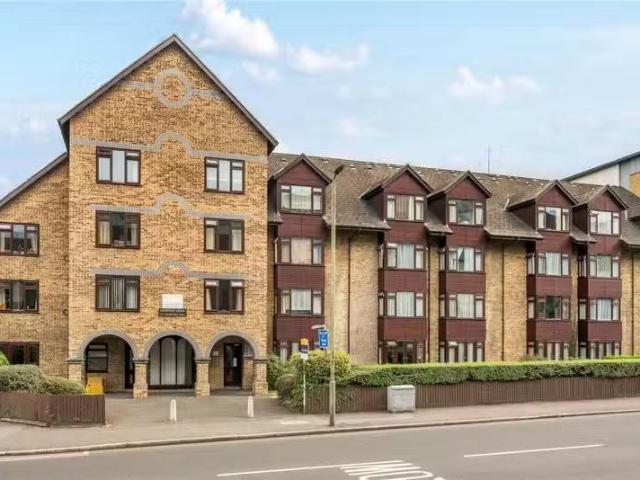 Retirement property for rent in Homesdale Road, Bromley, Londo.