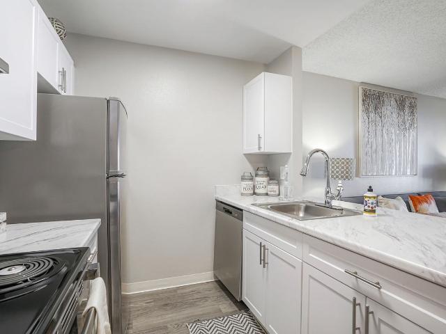 Retreat at Fitzsimons 2 Bedroom Apartment for Rent at 13700 E 5th Cir, Aurora, CO 80011 Lynn Knoll