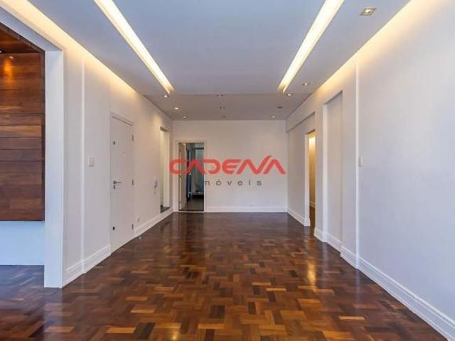 Retrofit em Apartamento com 2 suítes e 2 vagas à venda no Centro