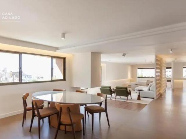 Retrofit Pronto para Morar com 229m² ao lado da Praça da Espanha no Batel