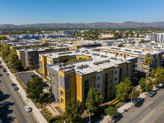 Reveal 2 Bedroom Apartment for Rent at 21201 Kittridge St, Los Angeles, CA 91303 Woodland Hills Warner Center
