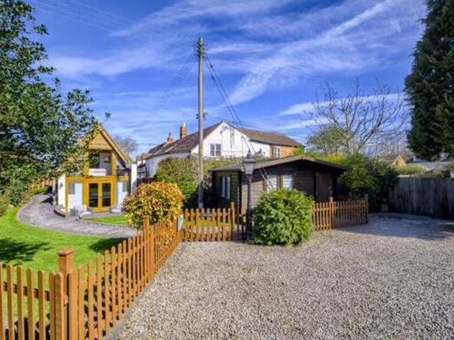 Reveden, Long Marston, 2 Bedroom Detached