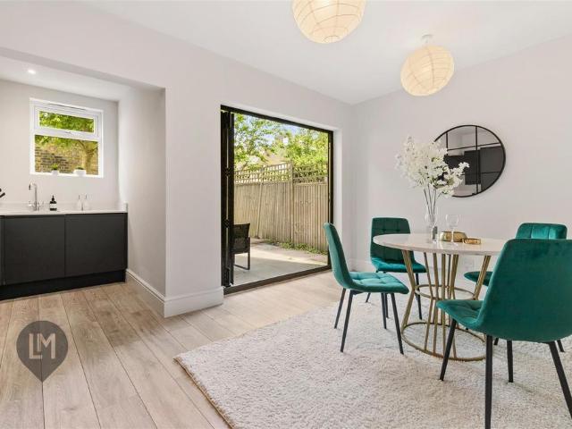 Revelstoke, London 2 bed flat to rent £3,000 pcm £692 pw