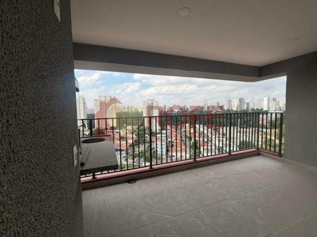 Revenda no Amaro de 79 metros com 3 dormitorios sendo 1 suite com lavabo, Vista privilegiada