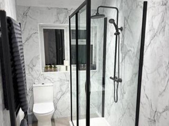 Review Road, London, 1 Bedroom House