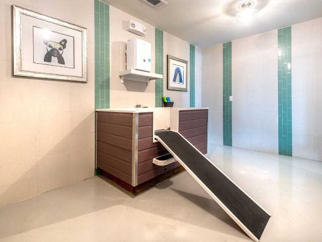 Revl Crockett Row 1 Bedroom Apartment for Rent at 3001 Crockett St, Fort Worth, TX 76107 Cultural District