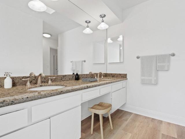 Rexford Drive Apartments 2 Bedroom Apartment for Rent at 1467 Rexford Dr, Los Angeles, CA 90035 South Robertson