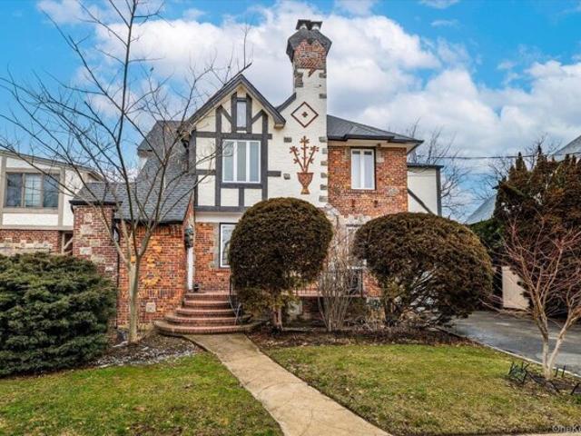 Reyam Rd, Lynbrook, Home For Sale