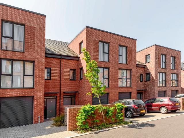 Reynard Way, Brentford TW8, Brentford, 4 bed terraced house to rent, £3,350 pcm | PrimeLocation