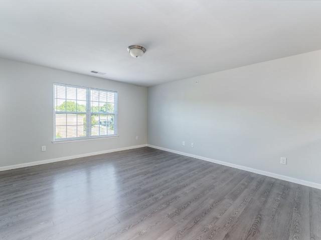 Reynolds Place Apartments 2 Bedroom Apartment for Rent at 1919 Spring Garden St, Greensboro, NC 27403
