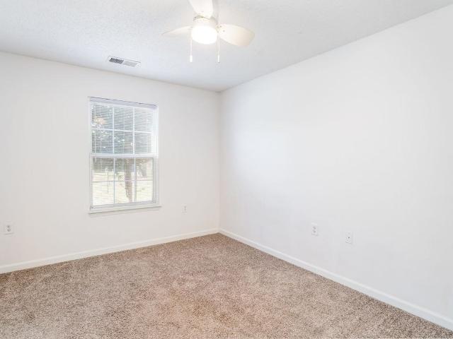 Reynolds Place Apartments 2 Bedroom Apartment for Rent at 1919 Spring Garden St, Greensboro, NC 27403