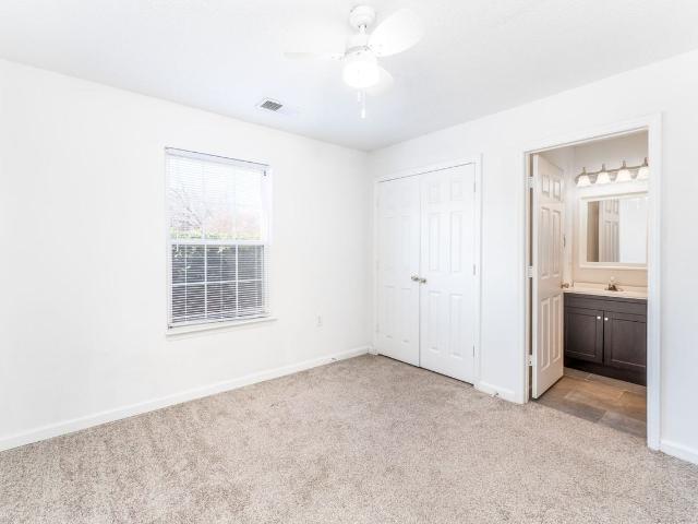 Reynolds Place Apartments 2 Bedroom Apartment for Rent at 1919 Spring Garden St, Greensboro, NC 27403