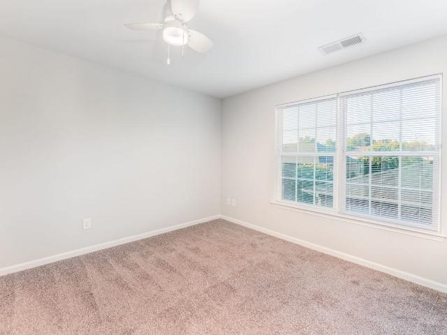 Reynolds Place Apartments 2 Bedroom Apartment for Rent at 1919 Spring Garden St, Greensboro, NC 27403