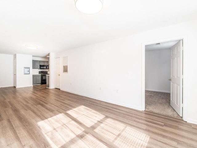 Reynolds Place Apartments 3 Bedroom Apartment for Rent at 1919 Spring Garden St, Greensboro, NC 27403
