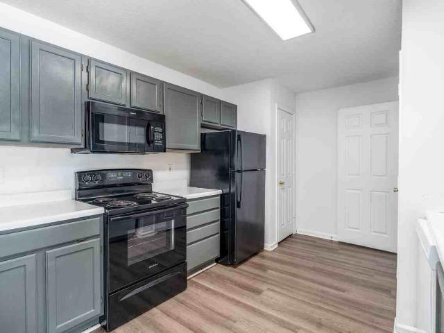 Reynolds Place Apartments 3 Bedroom Apartment for Rent at 1919 Spring Garden St, Greensboro, NC 27403