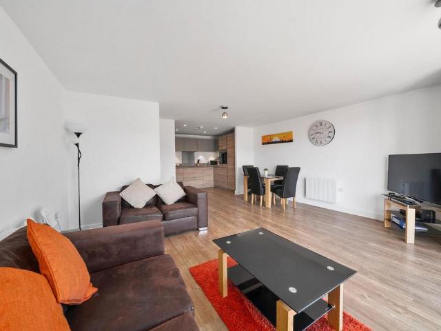 RG1 Kennet Hse 07 2 bed apartment to rent £3,000 pcm £692 pw