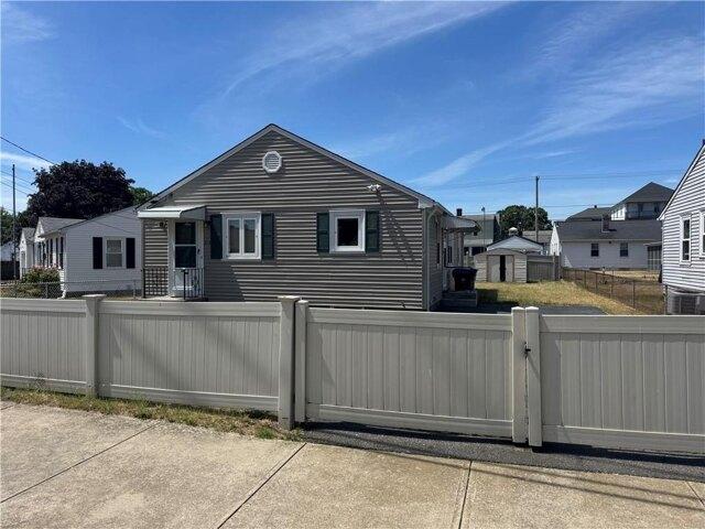 Rhode Island Ave, Pawtucket, Home For Sale