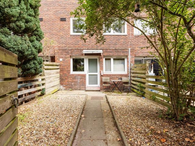 Rhodeswell Road, London E14, 3 bed maisonette to rent, £2,995 pcm | PrimeLocation