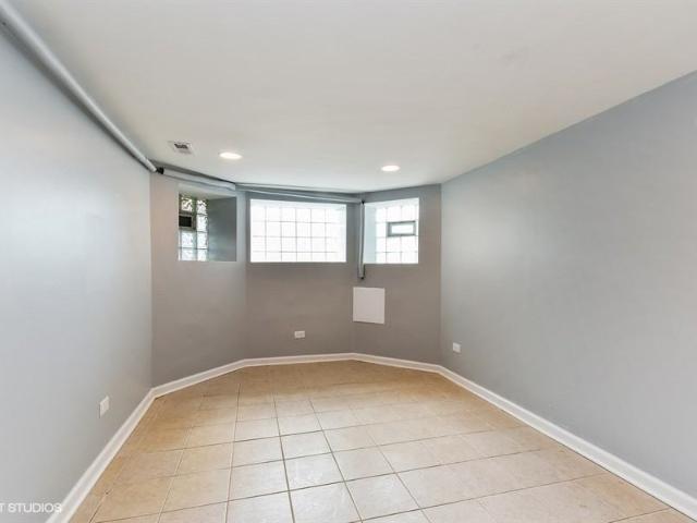 RHODES_6610 2 Bedroom Apartment for Rent at 6610 S Rhodes Ave, Chicago, IL 60637 Woodlawn