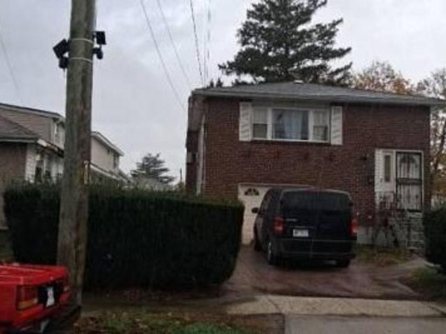 Rhodes Ave