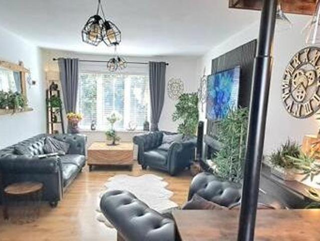 Rhodfa´r Gwagenni, Barry, 2 Bedroom Flat