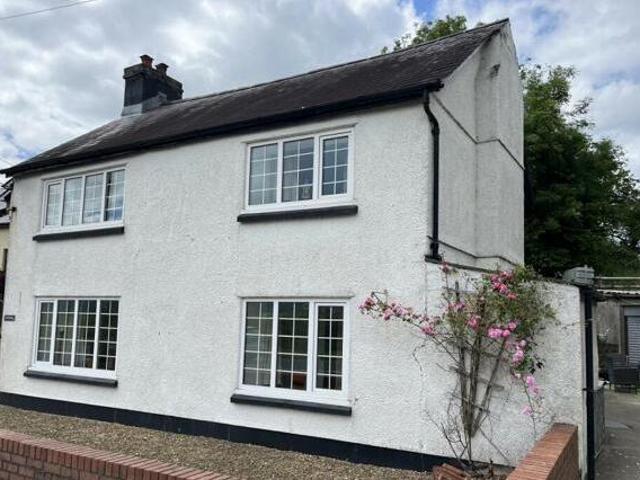 Rhosmaen, Llandeilo, 4 Bedroom Detached
