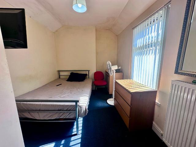 Rhyddings Park Road, Brynmill, Swansea SA2, Room to rent, £395 pcm | PrimeLocation