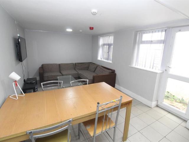Rhymney Street, Cardiff CF24 7 bed house to rent £4,459 pcm £1,029 pw
