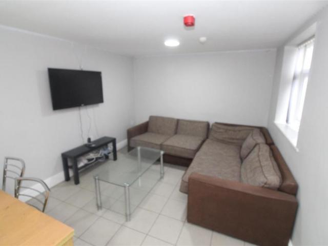 Rhymney Street, Cardiff CF24 5 bed house to rent £2,080 pcm £480 pw