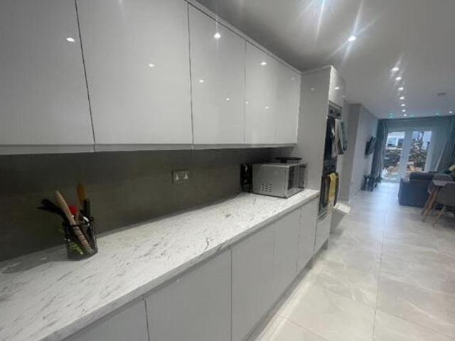 Rhymney Terrace, Cardiff, 6 Bedroom End