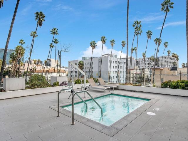 Rhys Building 2 Bedroom Apartment for Rent at 453 S Kenmore Ave, Los Angeles, CA 90020 Wilshire Center Koreatown