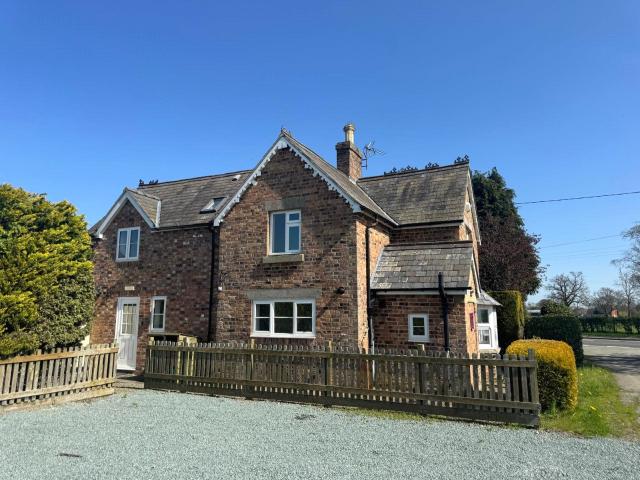rhysnant lodge, four crosses