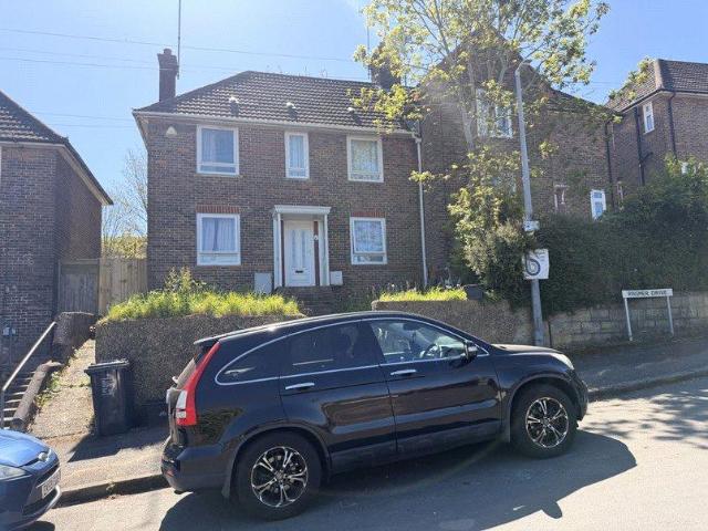 Ringmer Drive, East Sussex BN1 4 bed semi detached house to rent £1,950 pcm £450 pw