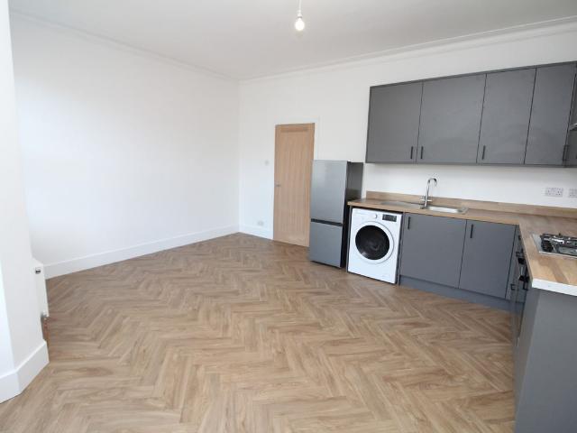 Ringstead Road, Catford SE6, 3 bed flat to rent, £2,400 pcm | PrimeLocation