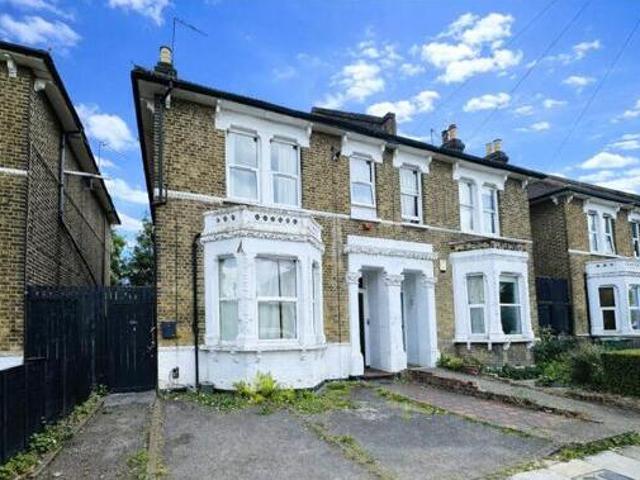 Ringstead Road, London, 2 Bedroom Maisonette