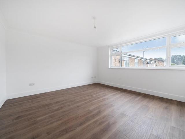 Ringwood, Bracknell RG12, 2 bed maisonette to rent, £1,400 pcm | PrimeLocation