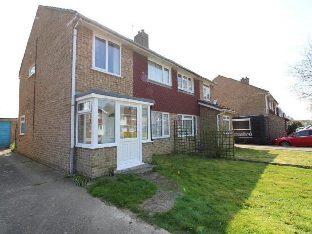 Ringwood Close, Canterbury, Kent, CT2 4 bed semi detached house to rent £1,440 pcm £332 pw