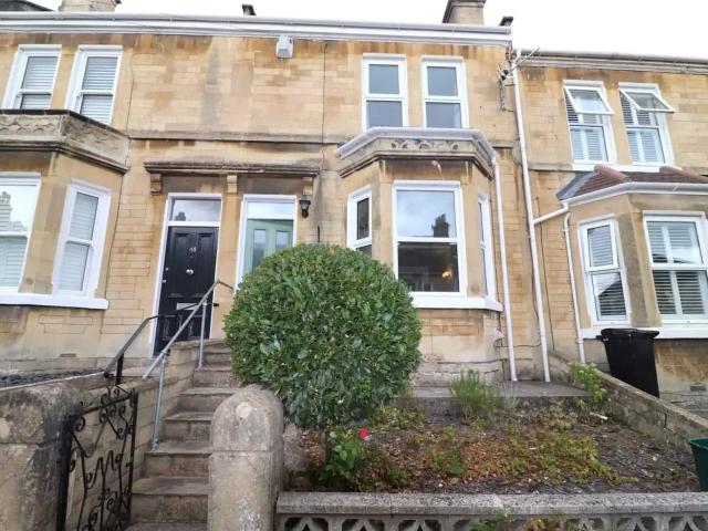 Ringwood Road, Oldfield Park, Bath, BA2 3JL