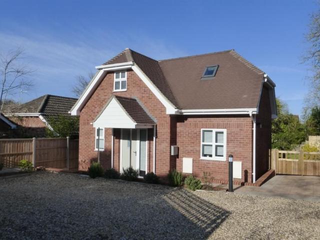 Ringwood Road, Alderholt, Fordingbridge, Hampshire SP6, 2 bed detached house to rent, £1,550 pcm | PrimeLocation