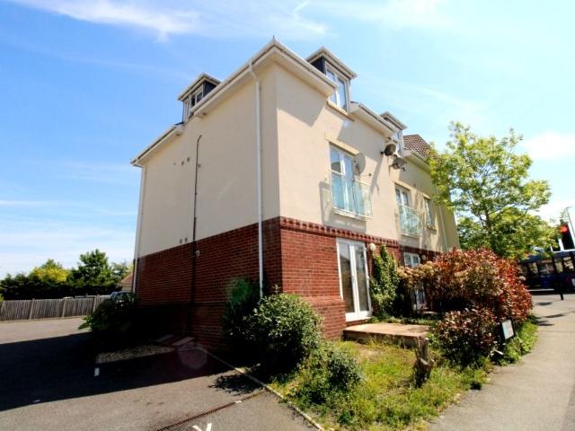 Ringwood Road, Poole BH14, 2 bed flat to rent, £950 pcm | PrimeLocation