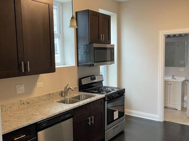 Rio Properties 1726 2 Bedroom Apartment for Rent at 1726 W 19th St, Chicago, IL 60608 Lower West Side