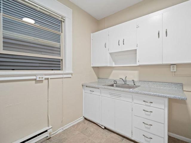 Rialto Court Apartments | MOVE Studio Apartment for Rent at 1729 Boylston Ave, Seattle, WA 98122 Broadway